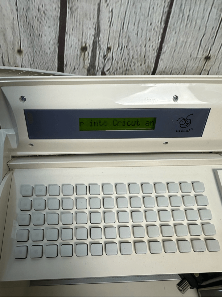 CRICUT Personal Electronic Cutter Machine CRV001 with Cords 6 ...