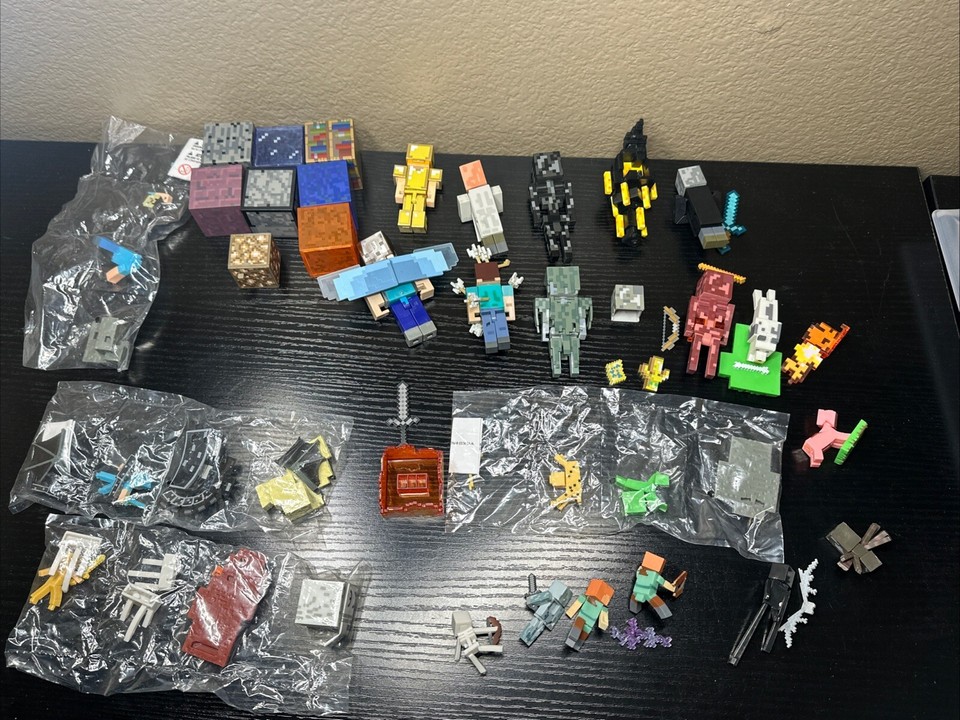 Minecraft Jazwares Figures HUGE LOT of 20 + Figurines/ Accessories ...