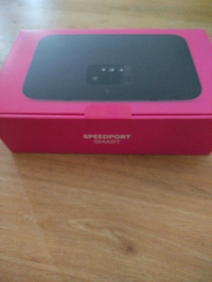 Telekom Speedport Smart 4 R mit Display Typ B Wi-Fi 6 Router Schwarz ...