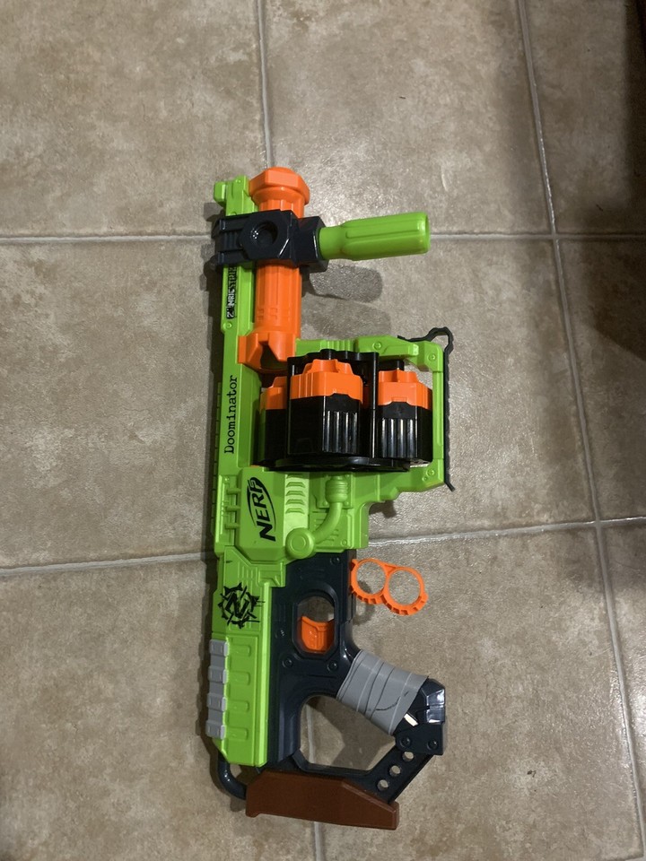 Nerf Zombie Strike Doominator Holds 24 Darts Zombie Blaster No Darts | eBay