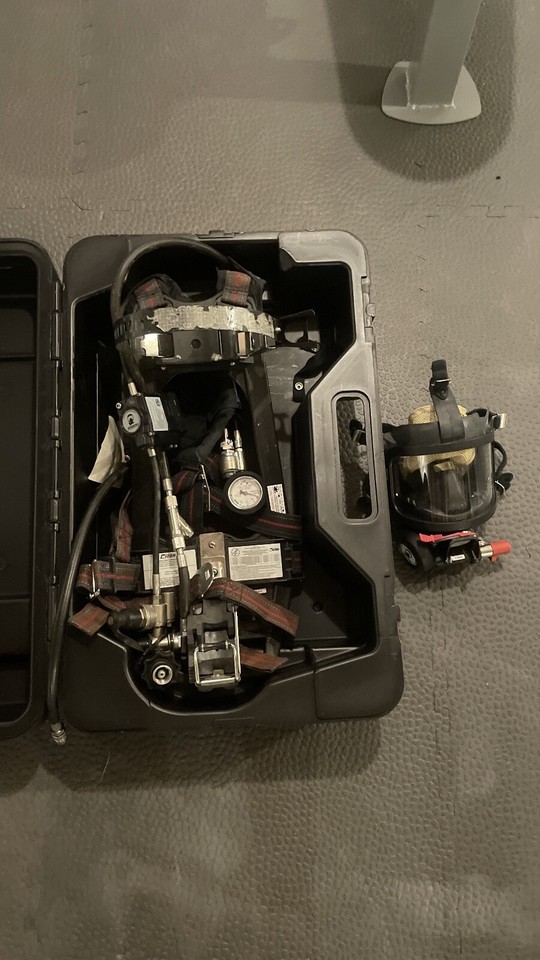 INTERSPIRO Spiromatic SCBA with harness, gauges, HUD, and mask. WITHOUT ...