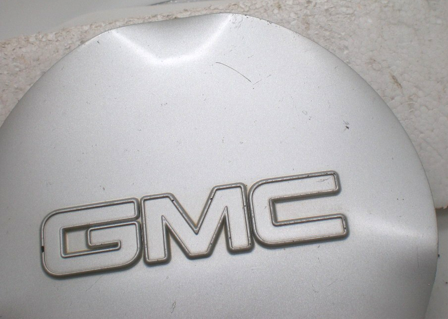 2002 - 2009 GMC Envoy Painted Silver Center Cap P/N 9593392 | eBay