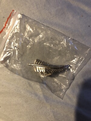 Fern Leaf Pin Badge Freepost Acc160 | eBay Australia