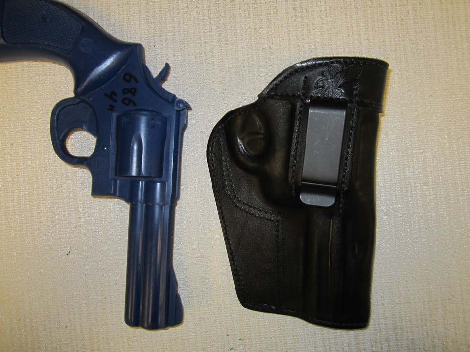 S&W 686 & 586 - 357 mag, with 4" barrel iwb, owb, ambidextrous revolver ...