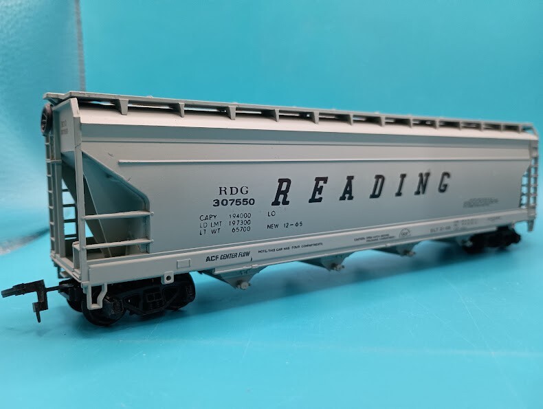 NOS! AHM HO READING RAIL ROAD LOT CABOOSE GONDOLA AND 4 BAY CENT FLOW ...