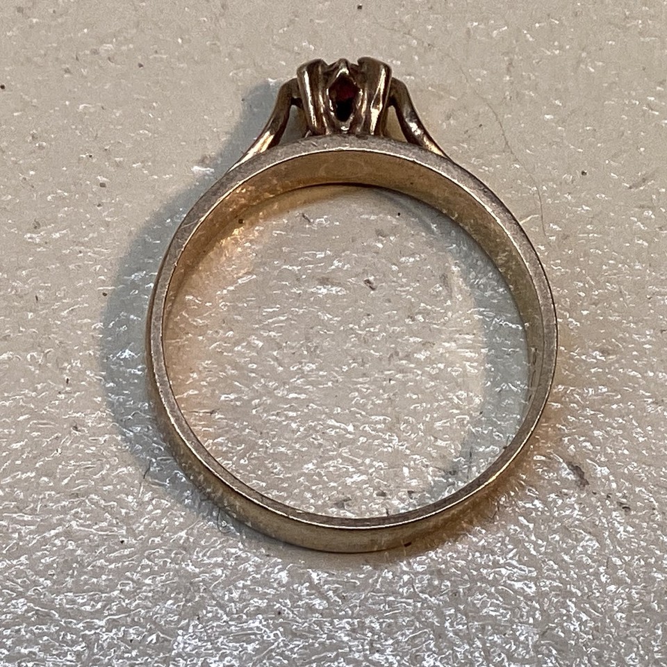 9ct Gold Ring w/ Small Red Stone, Size AUS/UK P, US 8 TA#763 | eBay ...