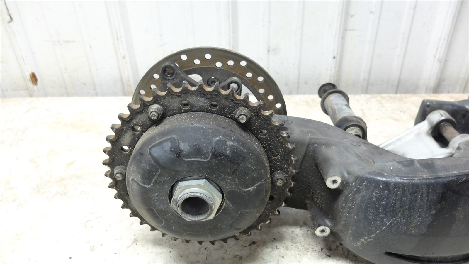 07 Triumph Speed Triple 1050 swing arm swingarm and rear drive hub | eBay