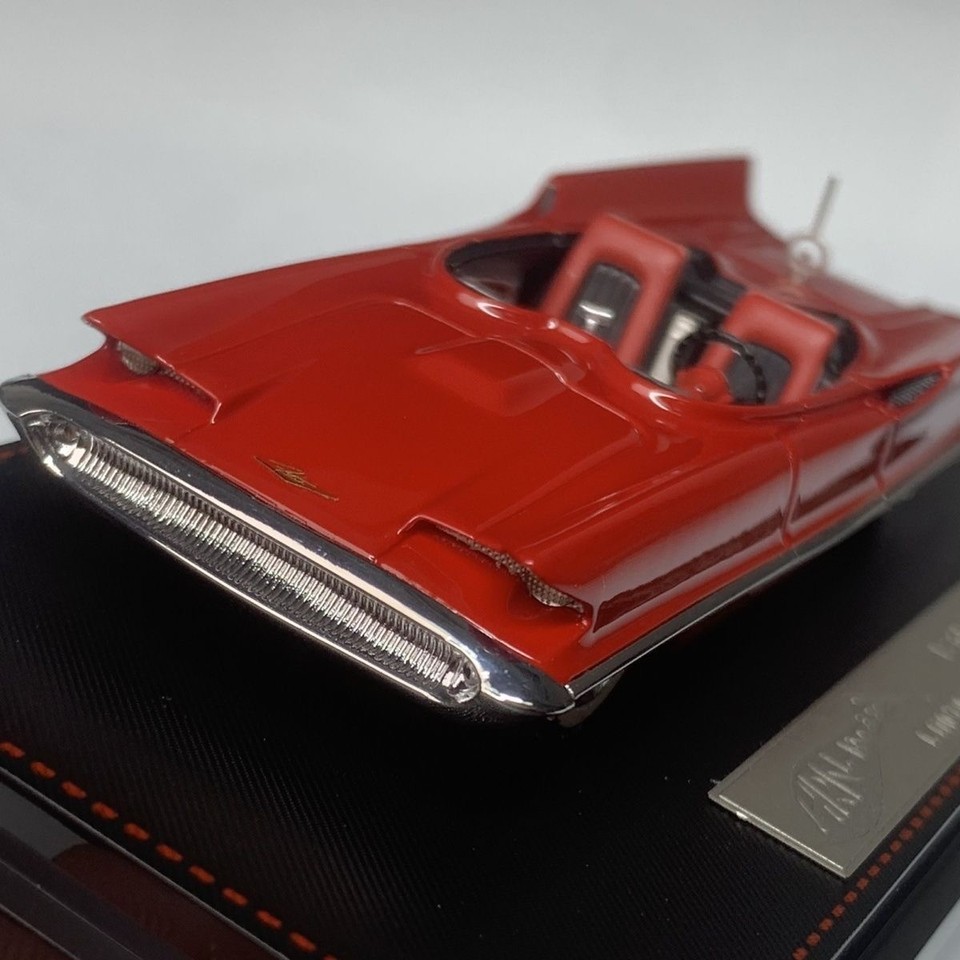 HRN 1/64 Lincoln LINCOLN FUTURA CONCEPT-1955 Fine resin model Batmobile ...