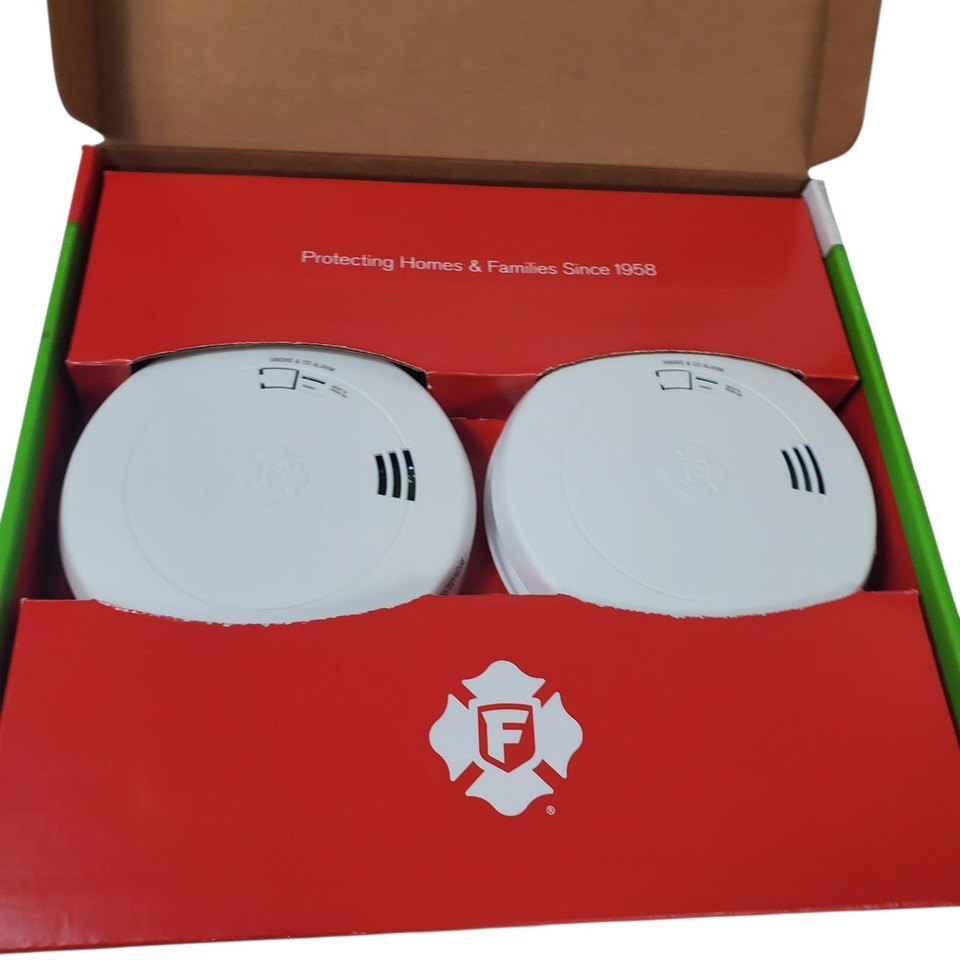 First Alert 2-in-1 Smoke & Carbon Monoxide Alarms with Voice Alerts ...