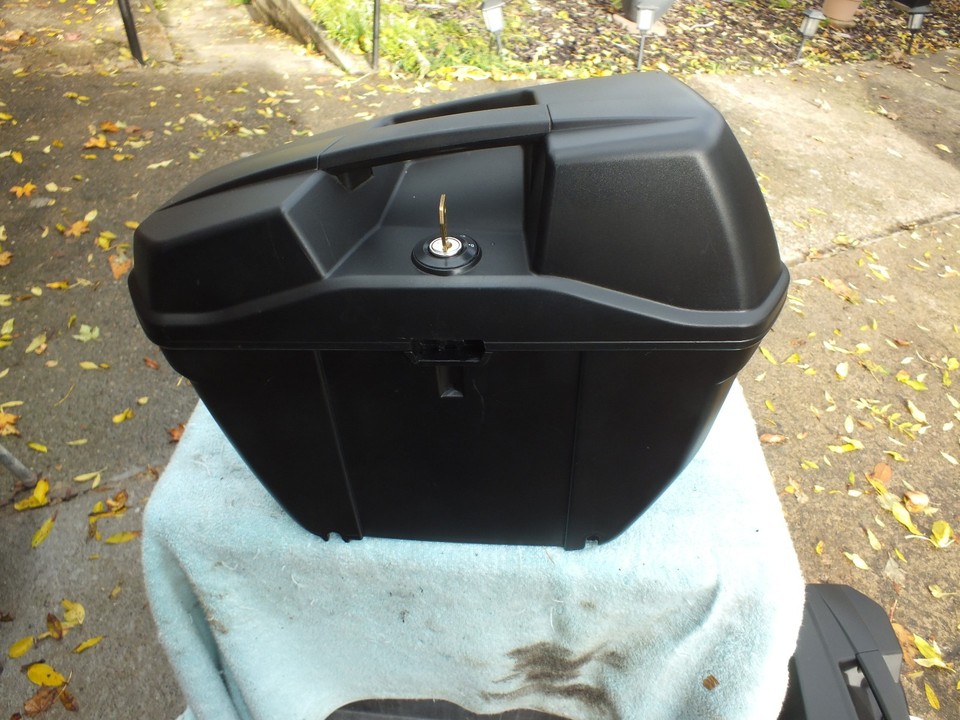Givi E22 panniers in good condition come with 3 keys can be fitted to ...