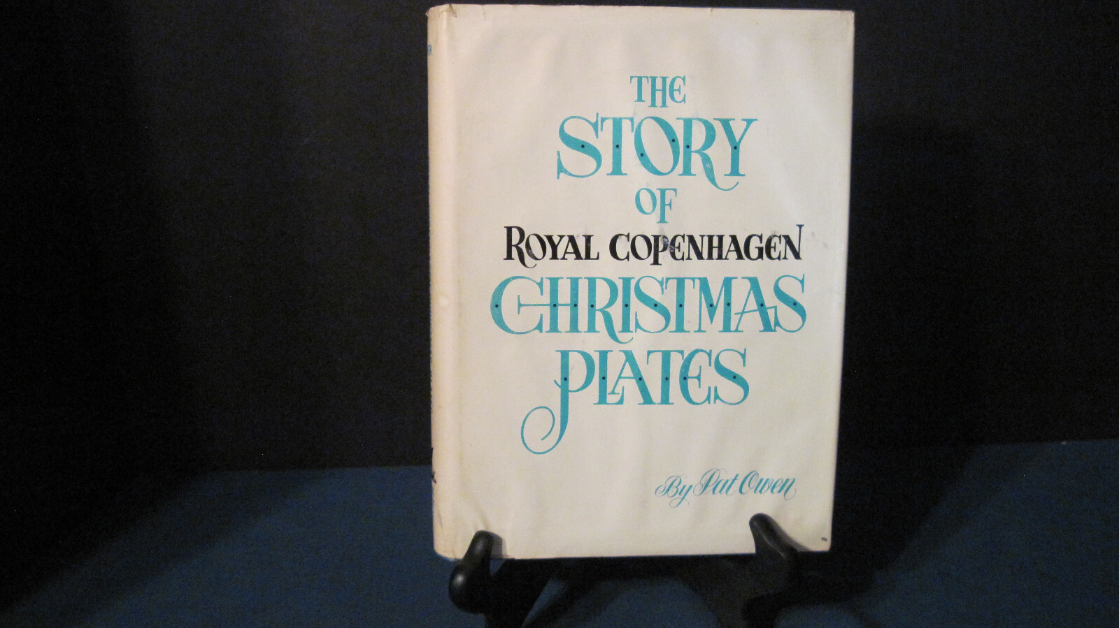 Royal Copenhagen book "Story of Bing & Grondahl Christmas Plates" 1961 ...