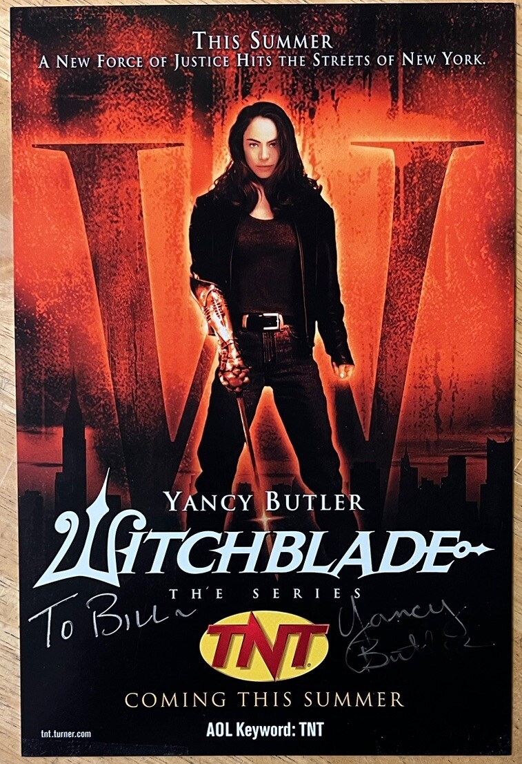 Yancy Butler Boxing Yancy Butler Signed Witchblade Det. Sara Pez