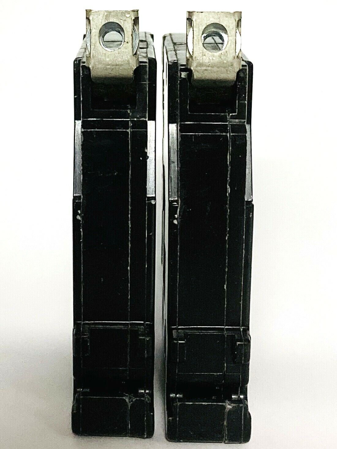 Pair Of Eaton 20SWD 1-Pole Type CHB Class CTL Circuit Breakers 120/240V ...