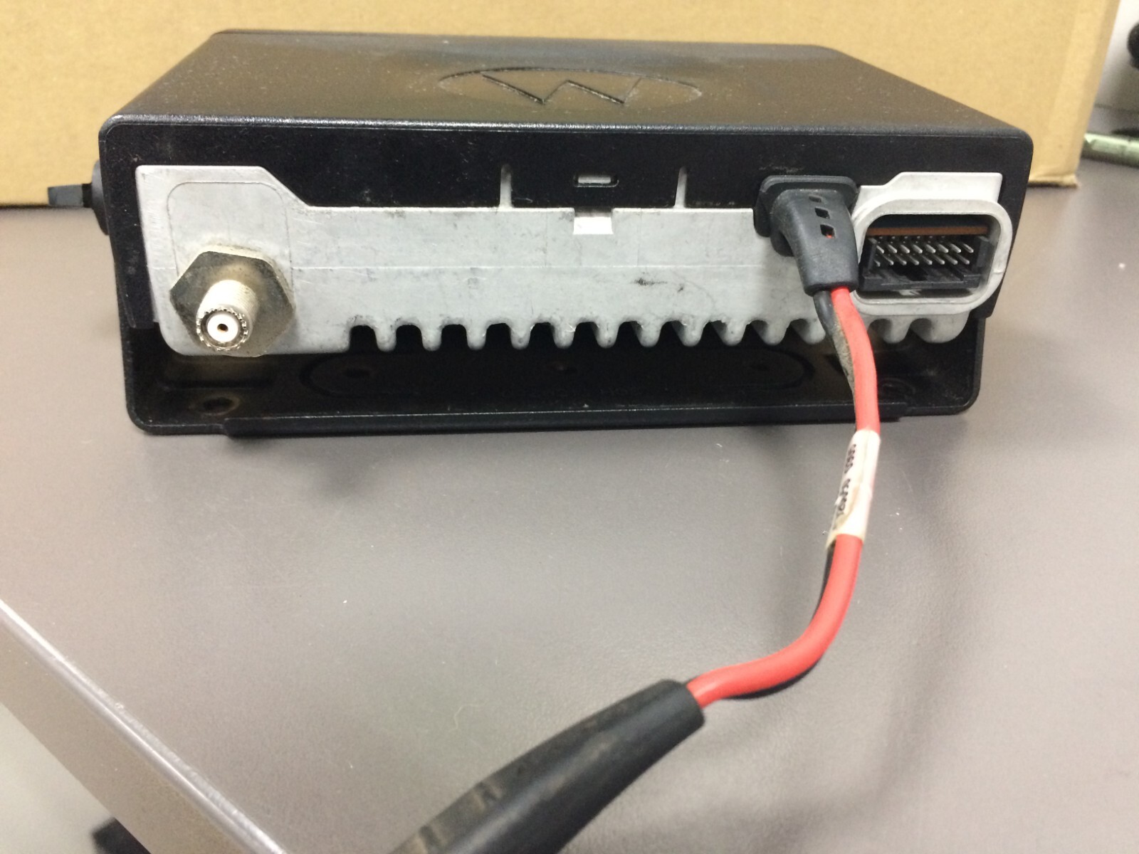 Motorola Radius CM300, UHF, 32 CH, 40W, AAM50RPF9AA1AN, W MIC, Mount ...