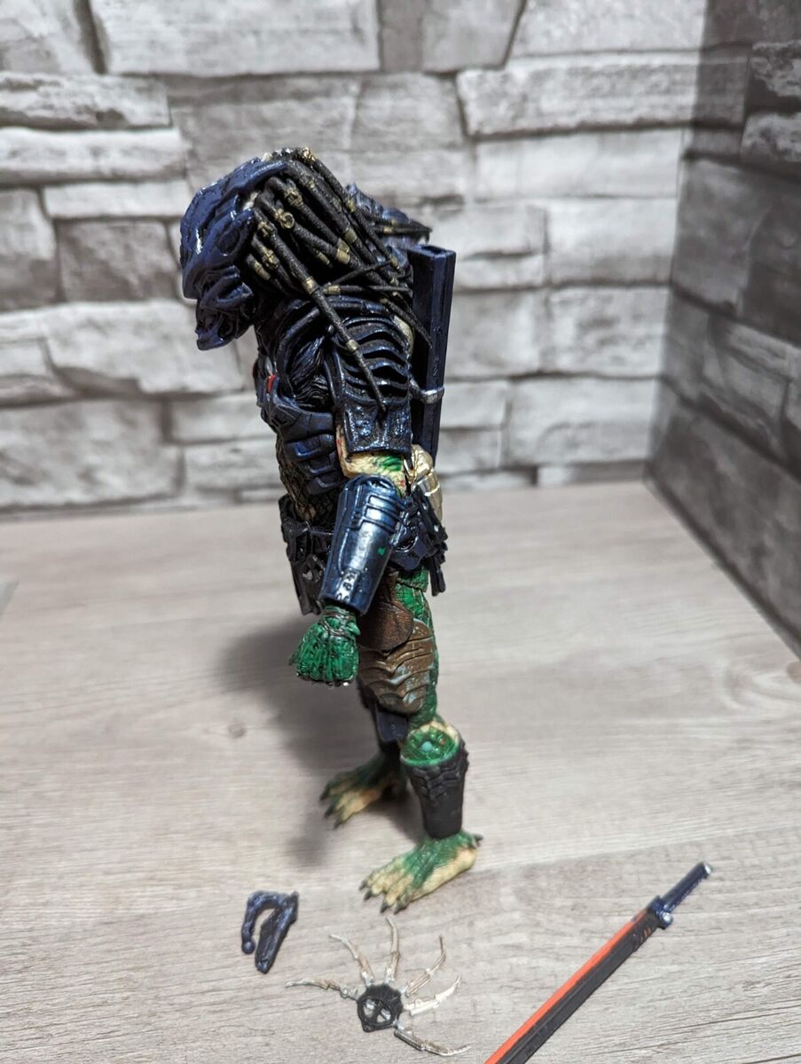 NECA Predator 2 Battle Armor Lost Predator Action Figure NECA Predator 2 Battle Armor Lost Predator Action Figure