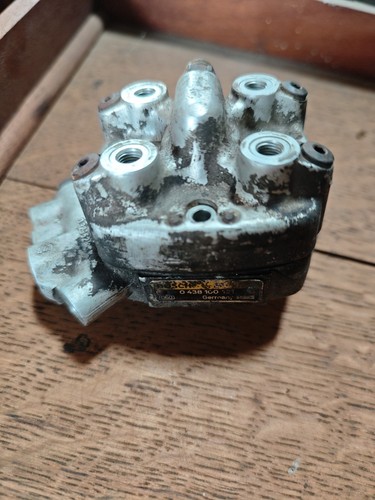 Bosch K-Jetronic Fuel Injection Head / Distributor. Garage Find, Cond ...