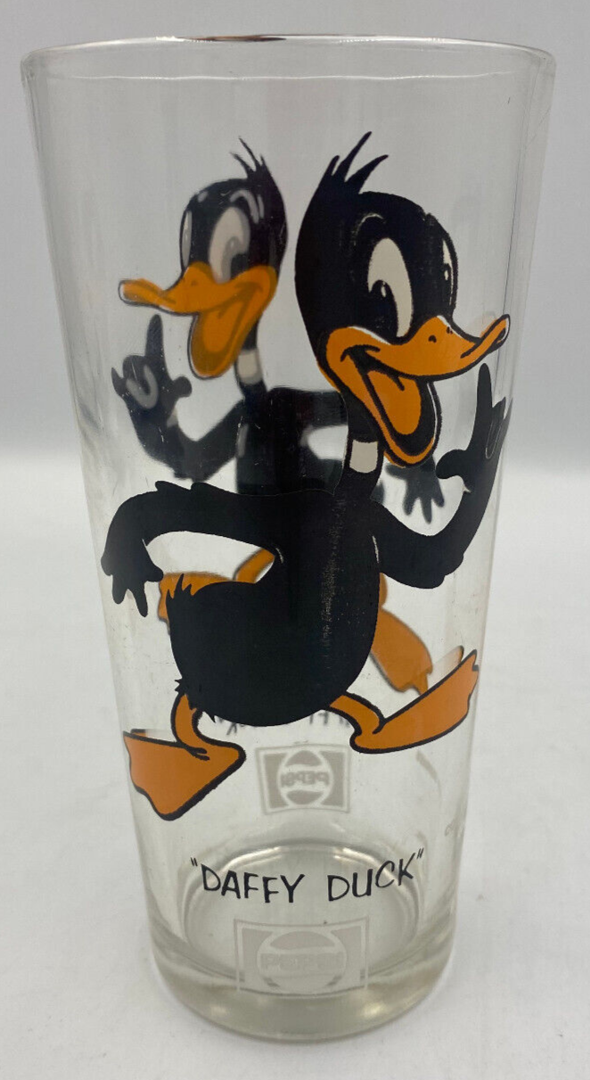 Vintage 1973 Pepsi Daffy Duck Logo Under Name 6 1/4" Glass Looney Tunes ...