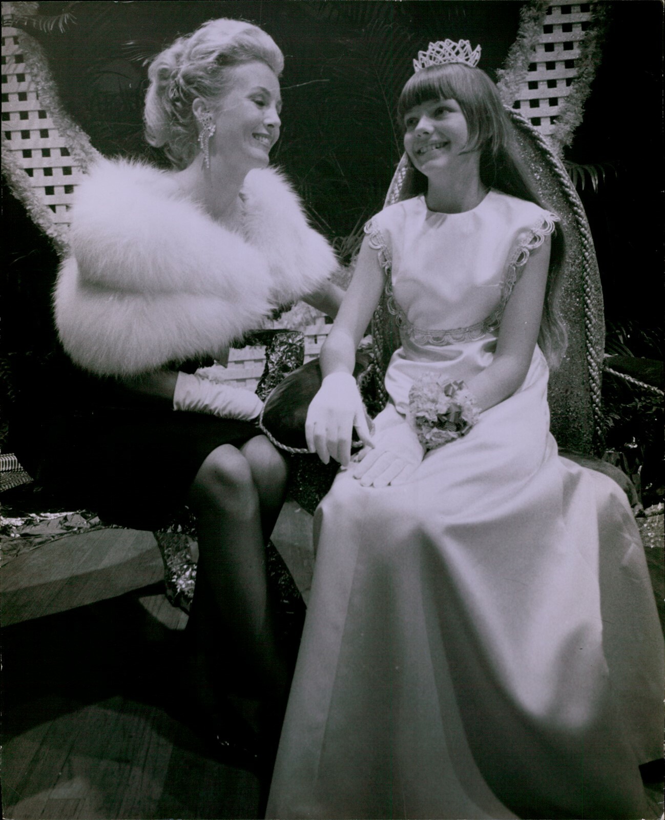 LG879 1967 Original Photo SANDY WIRTH SHARON HENRICHS Gorgeous Star ...