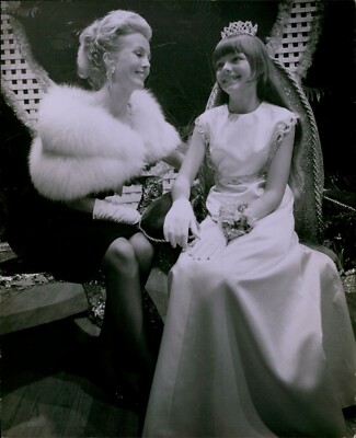 LG879 1967 Original Photo SANDY WIRTH SHARON HENRICHS Gorgeous Star ...