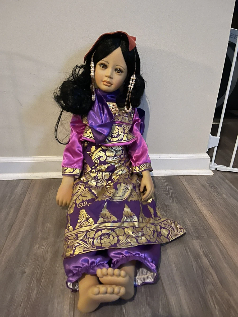 Vinyl Masterpiece Gallery Dolls