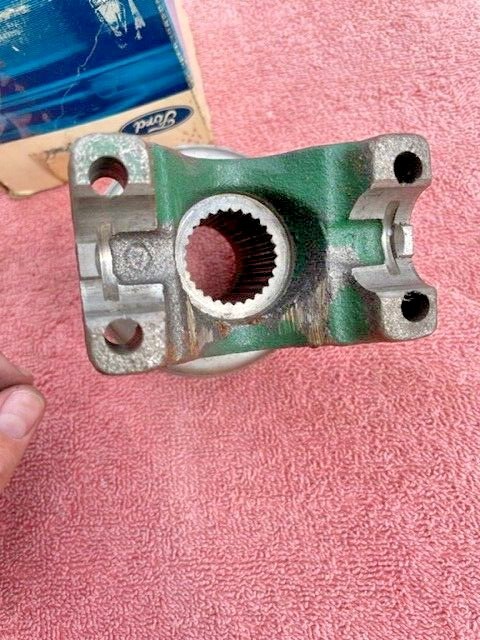 NOS Ford D4tz-4851-d U-joint Flange Assembly Yoke 9 Inch 1310 Series ...