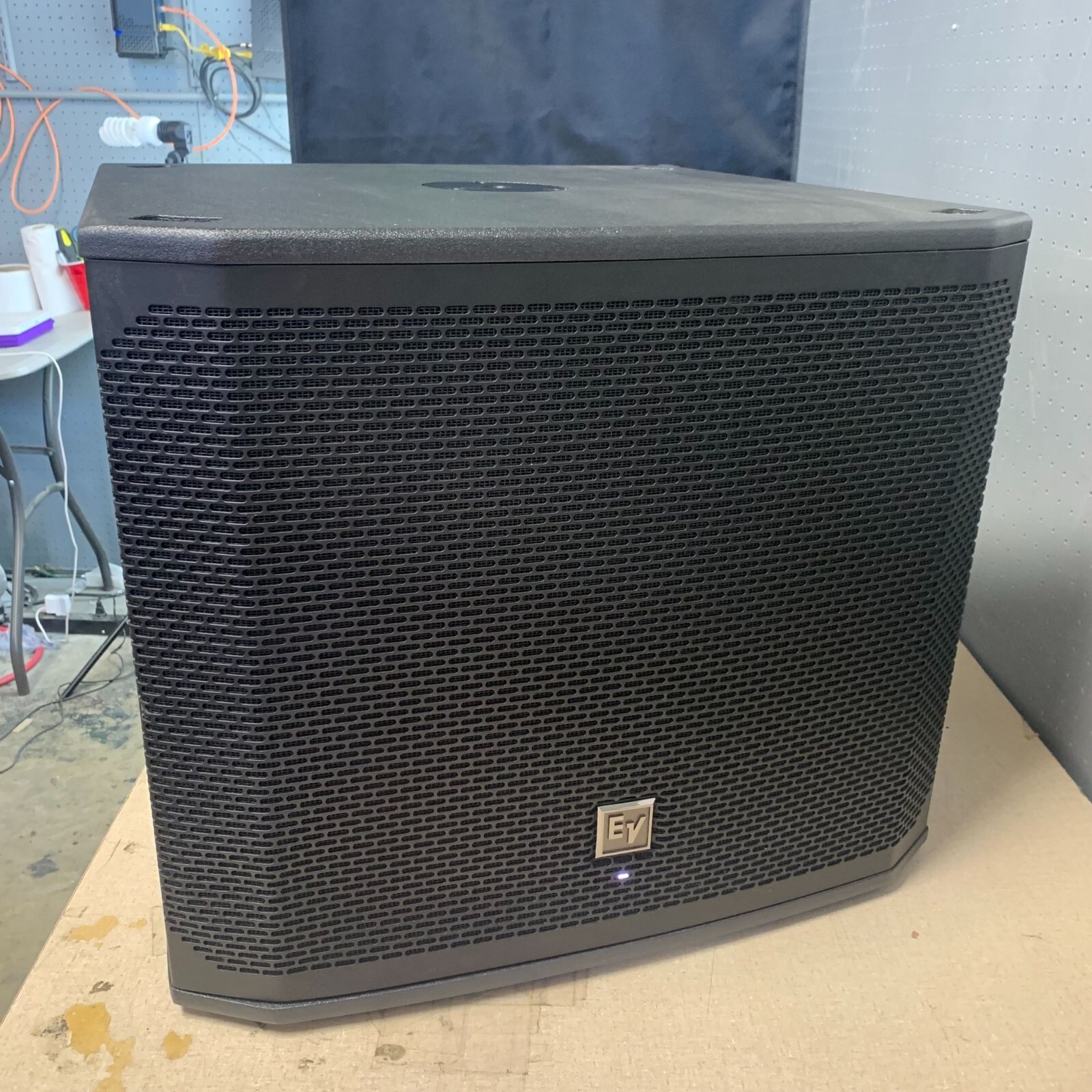 Electro-Voice EKX15SPUS EKX-15SP 15" 1300 Watt Powered Subwoofer ...