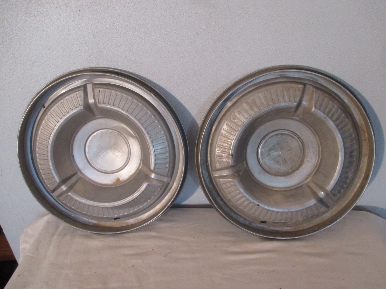 Vintage Chevy, Chevrolet 14" Hubcap, Wheel cover Checkered Flag Design ...