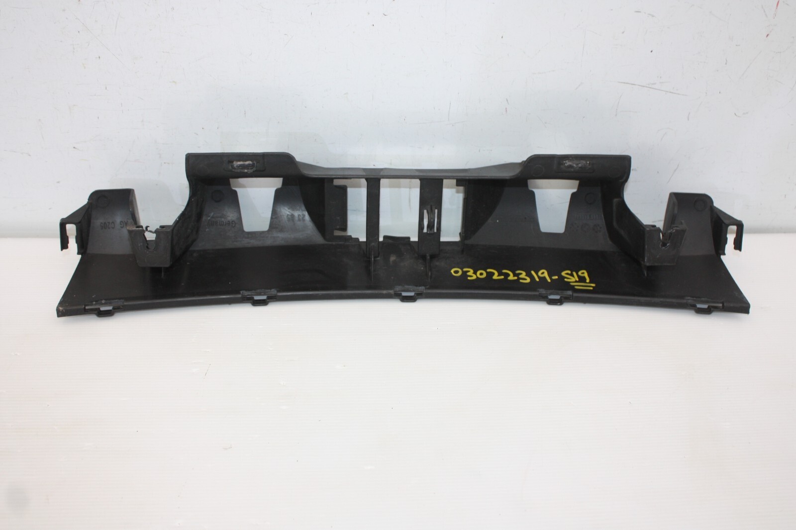 Mercedes-Benz C W205 2016 Rear Bumper Mounting Bracket A2058852365 ...