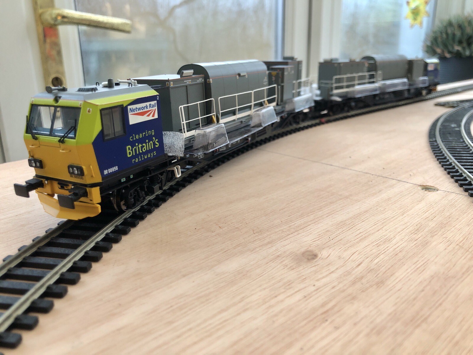 Bachmann 31-575 Windhoff Multi Purpose Vehicle In Network Rail livery ...