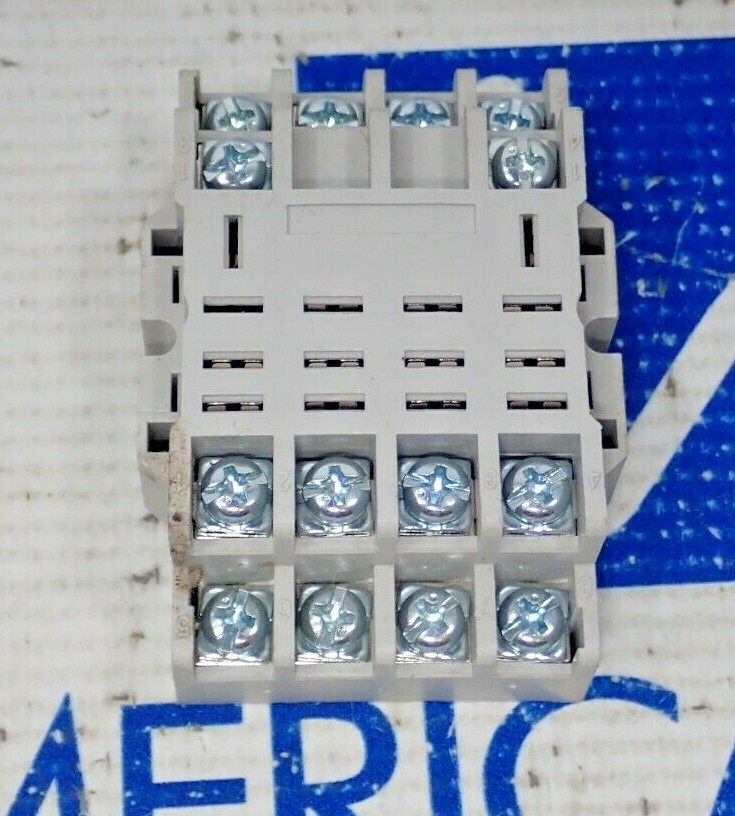 EATON D7PA4 SOCKET RELAY BASE 10A 300V | eBay