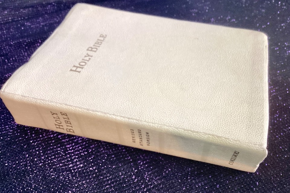 1962 COKESBURY Holy Bible in White - Illustrated in Color - Maps ...