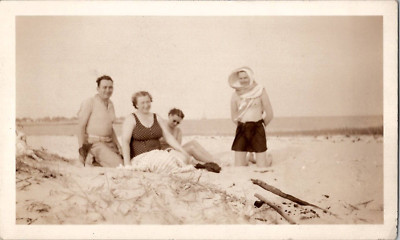 Busty Curvy BBW Chubby Woman Bathing Suit Snapshot Risqué 1920s Vintage ...