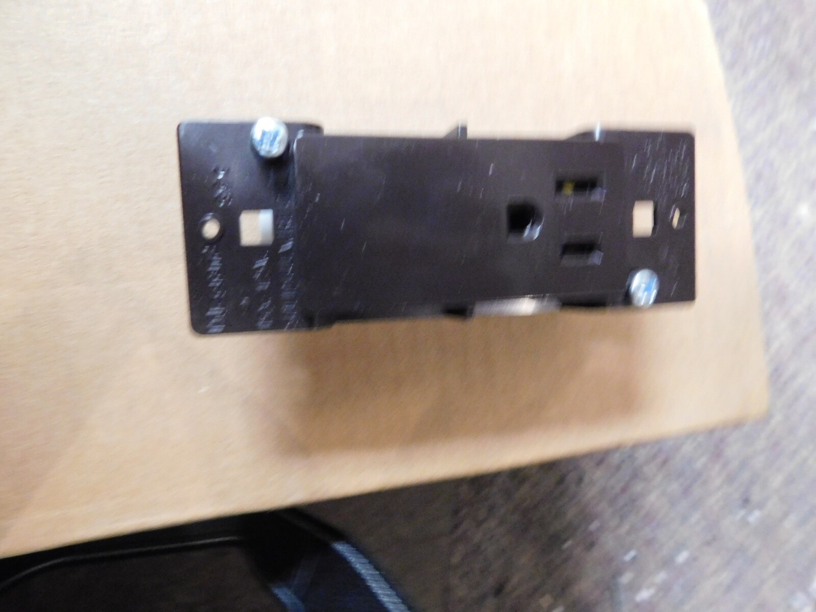 P&S Slater Self Contained Single Outlet Receptacle 125V BROWN mobile ...