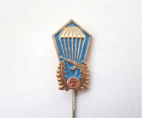 East german army NVA Parachutist paratrooper badge (Parachute with ...