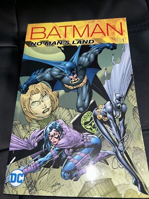 Batman: No Man's Land #1 (DC Comics, 2011 February 2012) 9781401232283 ...
