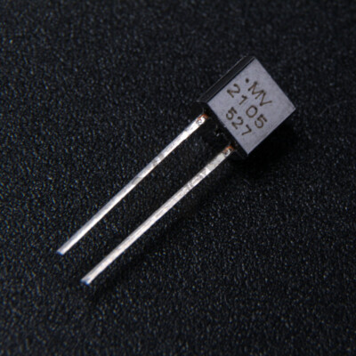 NEW 10PCS MV2105 DIODE TUNING 30V 15PF 2105 TO92-2 | eBay