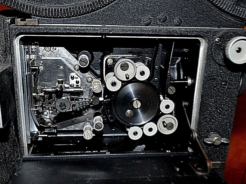 MITCHELl 16mm Pro Motion Picture Camera with accessories reconditioned ...