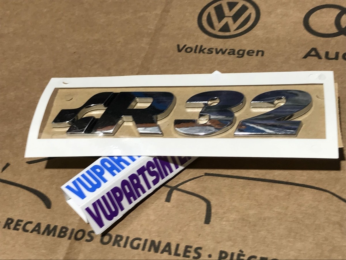 Golf R32 Logo