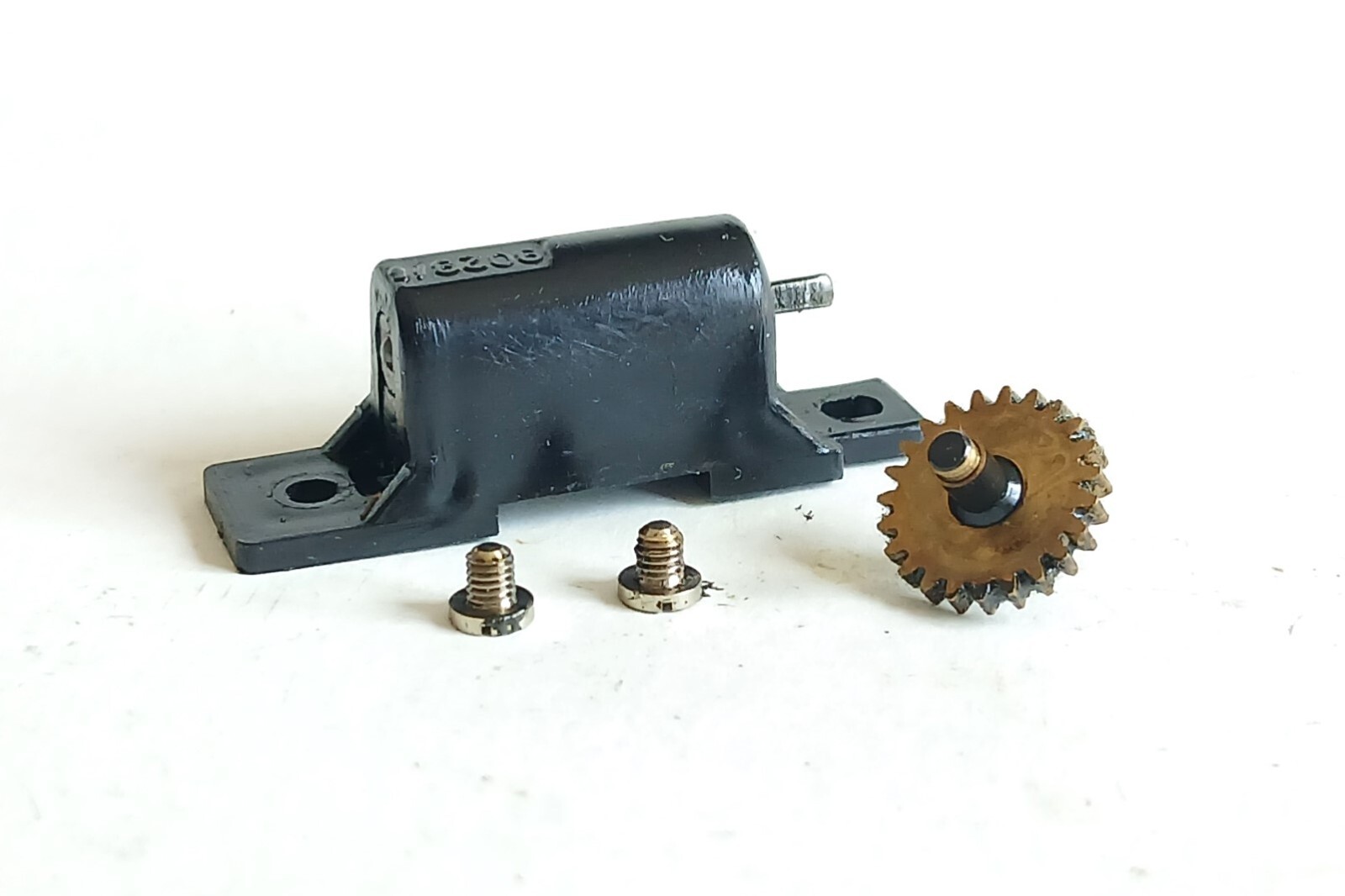 AHM/Rivarossi 4-6-2 Steam Locomotive Gear Box Parts Repair Project READ ...