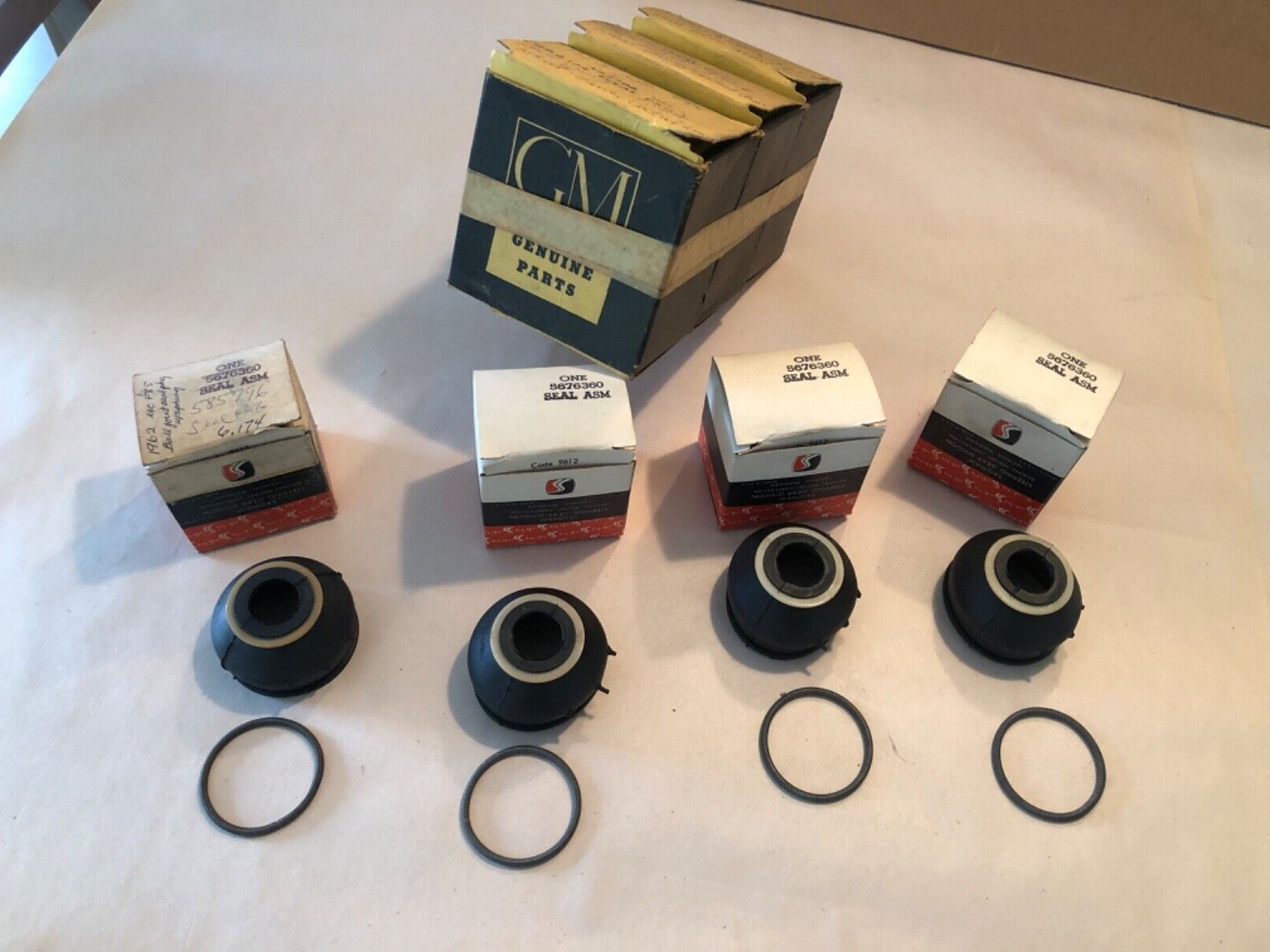 1962 Olds & some Corvettes NOS Lower Ball Joint Dust Seal/Spring-585796 ...