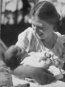 WW2 WWII Photo German Fraulein and Baby World War Two Germany / 2573 | eBay