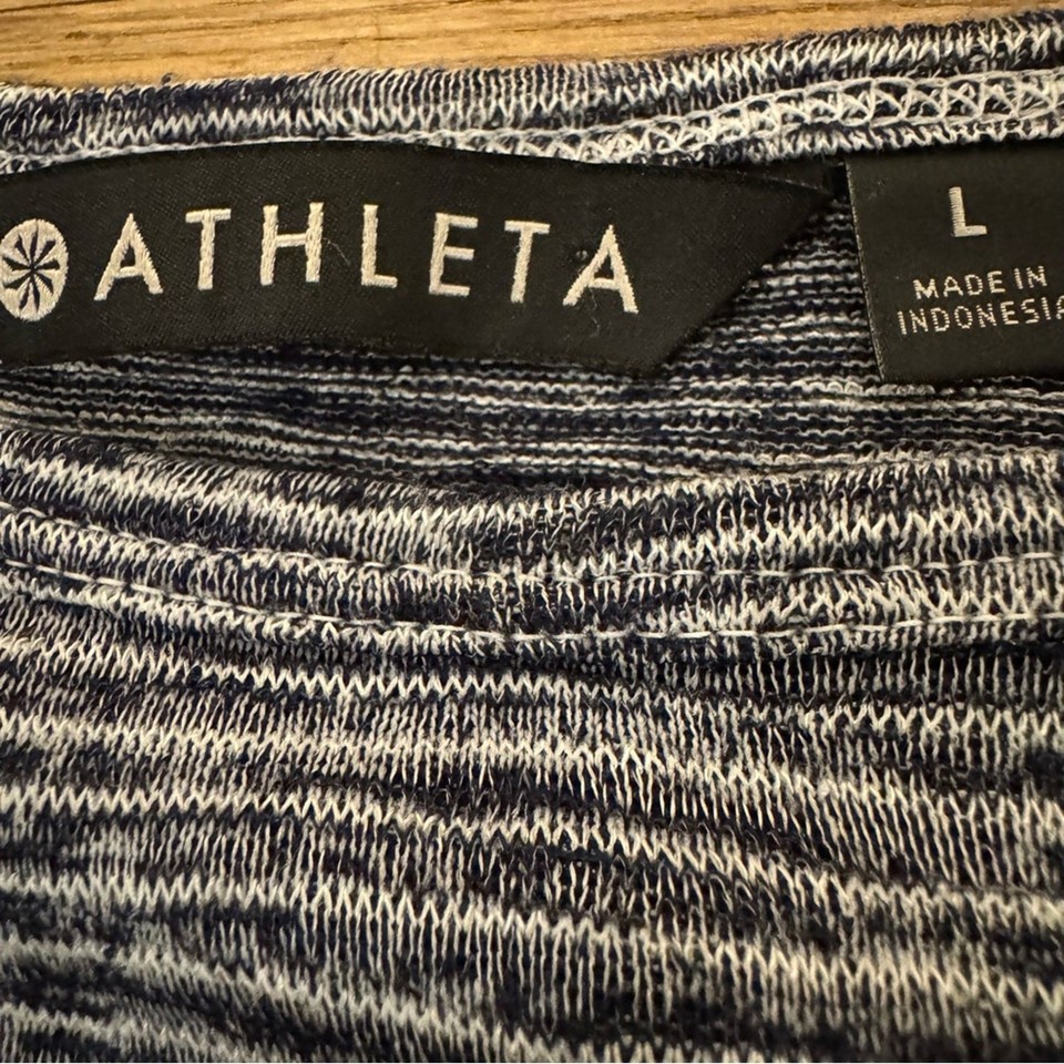 Athleta gray long sleeve crewneck cut out high low T-shirt shirt top ...