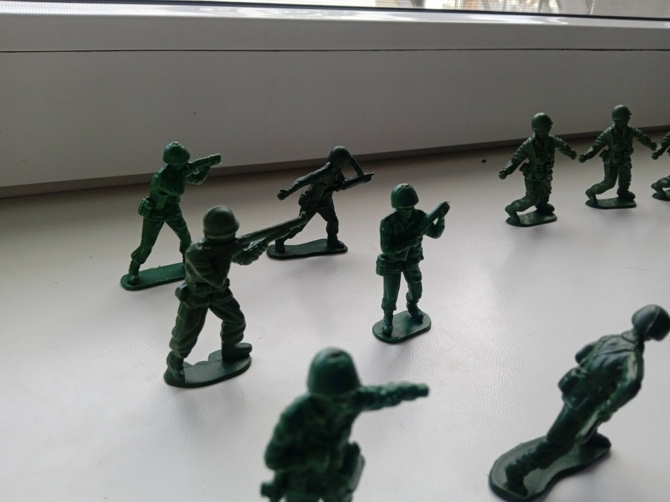 28 pcs USSR Toy Soldiers plastic Soviet Red Army Toy Soldiers vintage ...