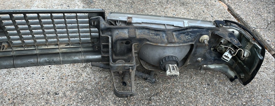 1984-1988 TOYOTA CRESSIDA Headlights/corner Lights/grille W/washer ...