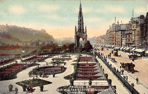 POSTCARD - SCOTLAND - SCOTT MONUMENT & PRINCES STREET - EDINBURGH ...