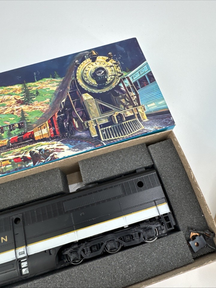 HO Athearn Southern Railway PA1 6904 & PB1 Custom painted Black | eBay