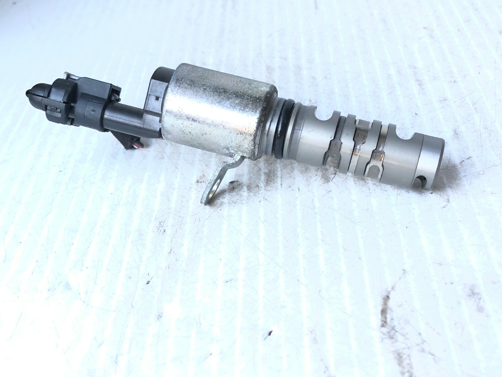 2014 - 2020 VolksWagen Audi Engine Variable Valve Solenoid P: 04E 906 ...