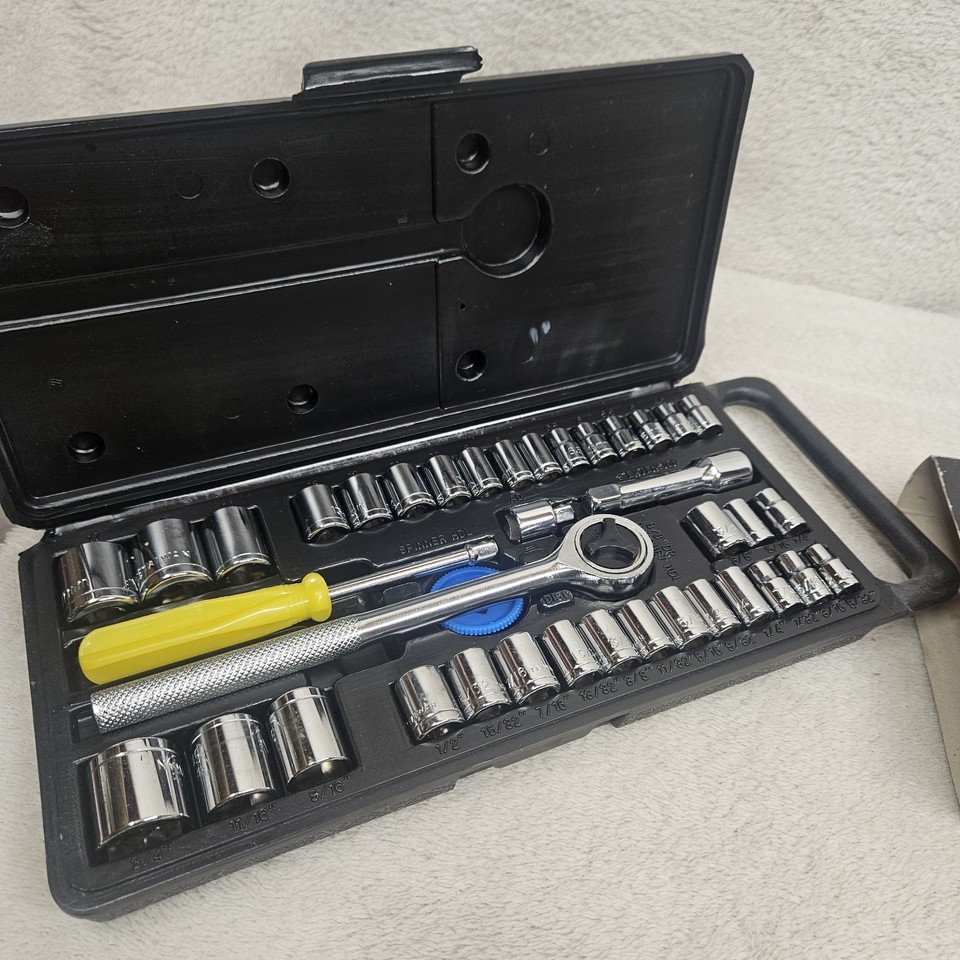 40 Piece Socket Set W/ Case 3/8" & 1/4" Drive SAE And Metric Ratchet ...