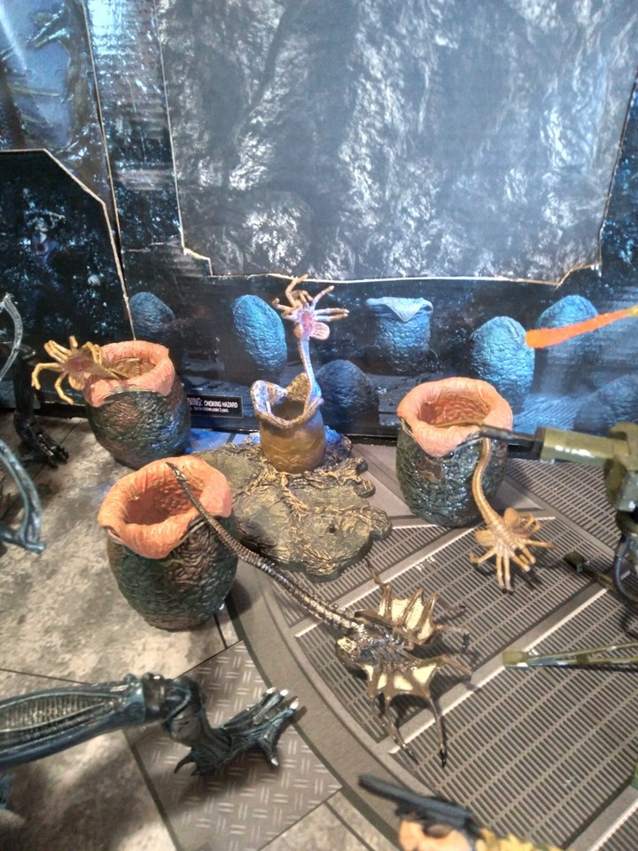 NECA ALIENS HUGE LOT DIORAMA RIPLEY,NEWT,HICKS,HUDSON,QUEEN, XENOMORP U ...