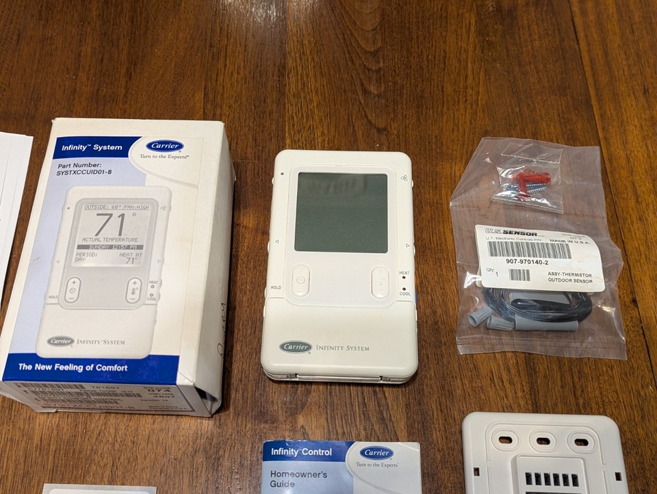 Carrier SYSTXCCUID01-B Infinity Programmable Digital Thermostat Version ...
